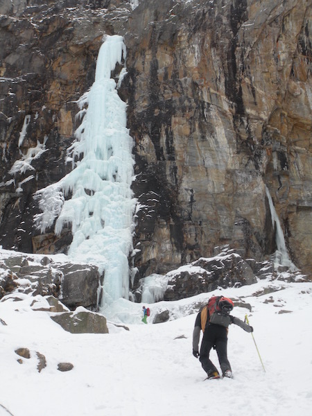 Cascade de glace Repentance à Cogne. Cascade de de glace dans le val de Cogne. Tarif Repentance ...